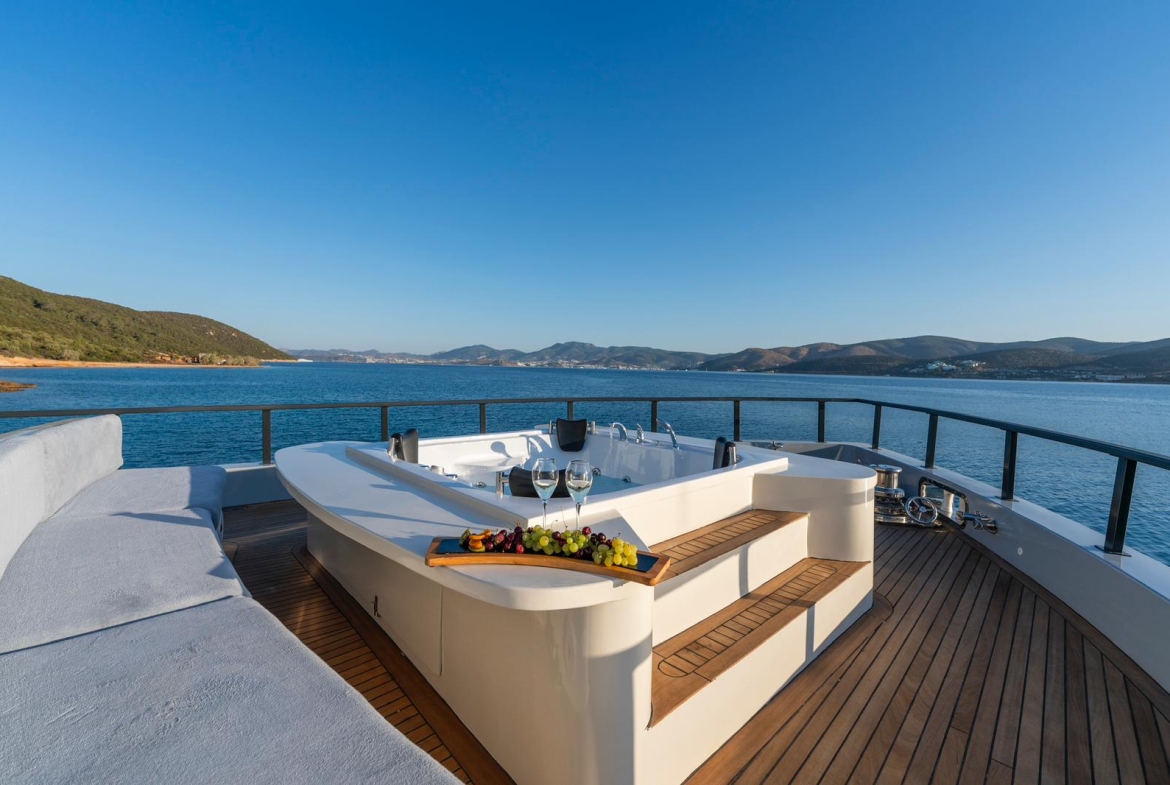 Luxury Trawler Calm Down | 30m Yacht for 12 Guests in Turkey